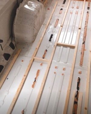 Stappenplan vloer bouwen in camper - Vrolijk op Reis.nl