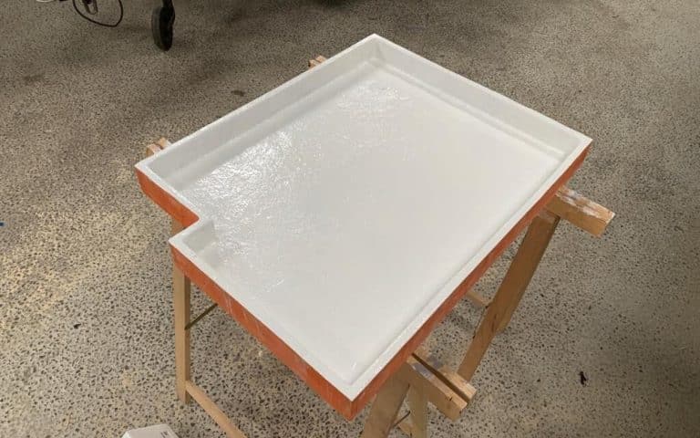 Zelf een camper douchebak maken: van polyester en glasvezels